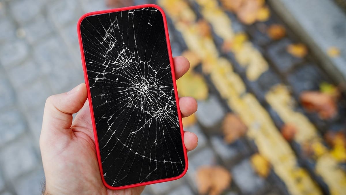 Solusi Cerdas Mengatasi Layar Pecah pada iPhone